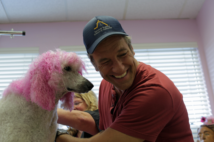 GOAT CHEESE QUEEN & DOG COLOR ARTIST / SEASON 1 – Mike Rowe
